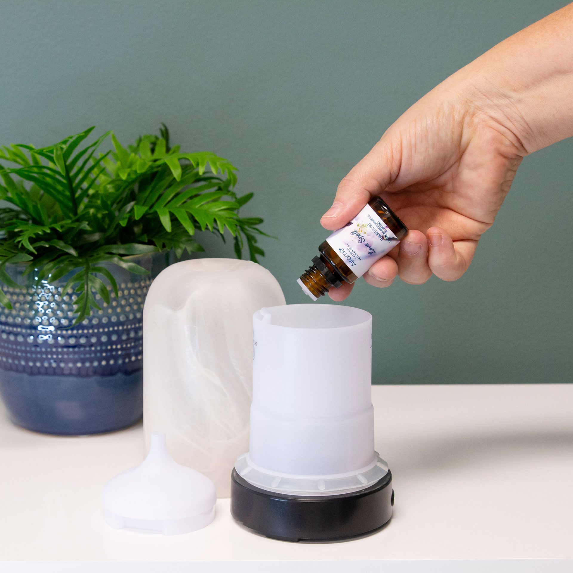 How To Use Fragrance Oils in a Diffuser - Airome